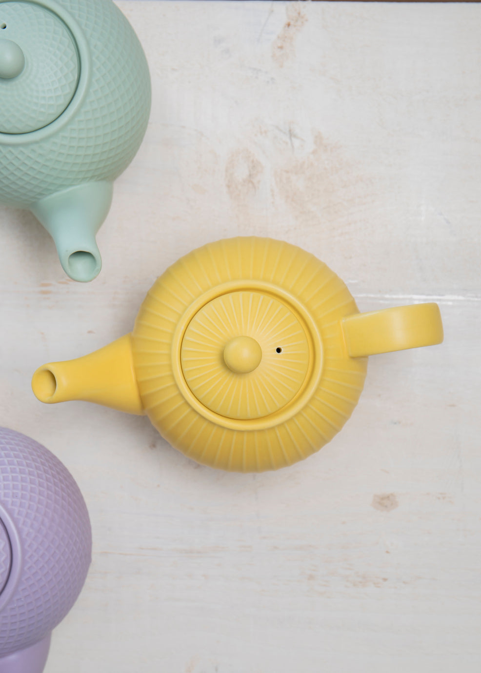 London Pottery Globe Textured Teapot with Strainer, 4-Cup, Yellow – mzube